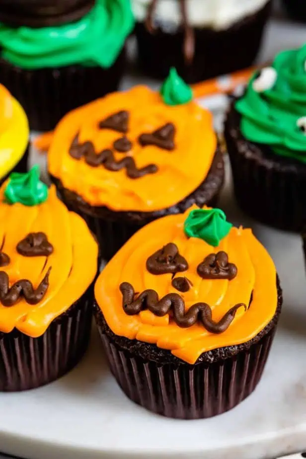 18 Fun & Festive Halloween Cupcakes & Treats Kids Will Love